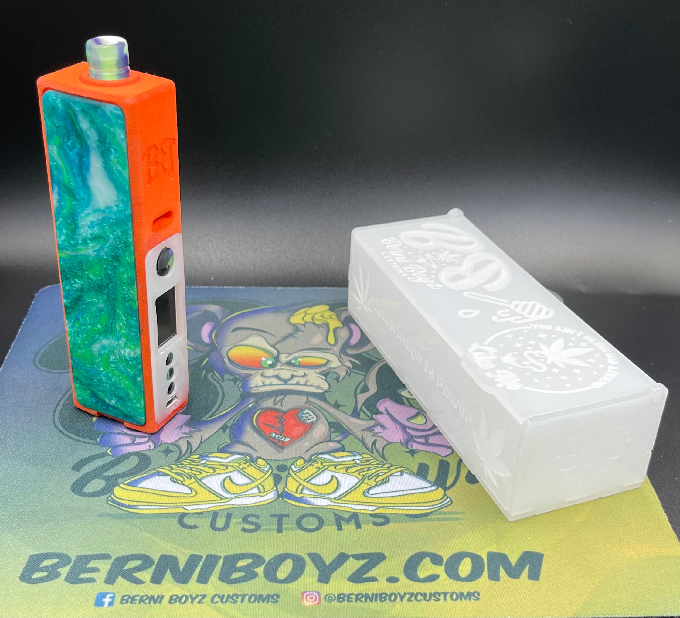 Tree Stand/Chasing resin custom acrylic – Berni Boyz Customs
